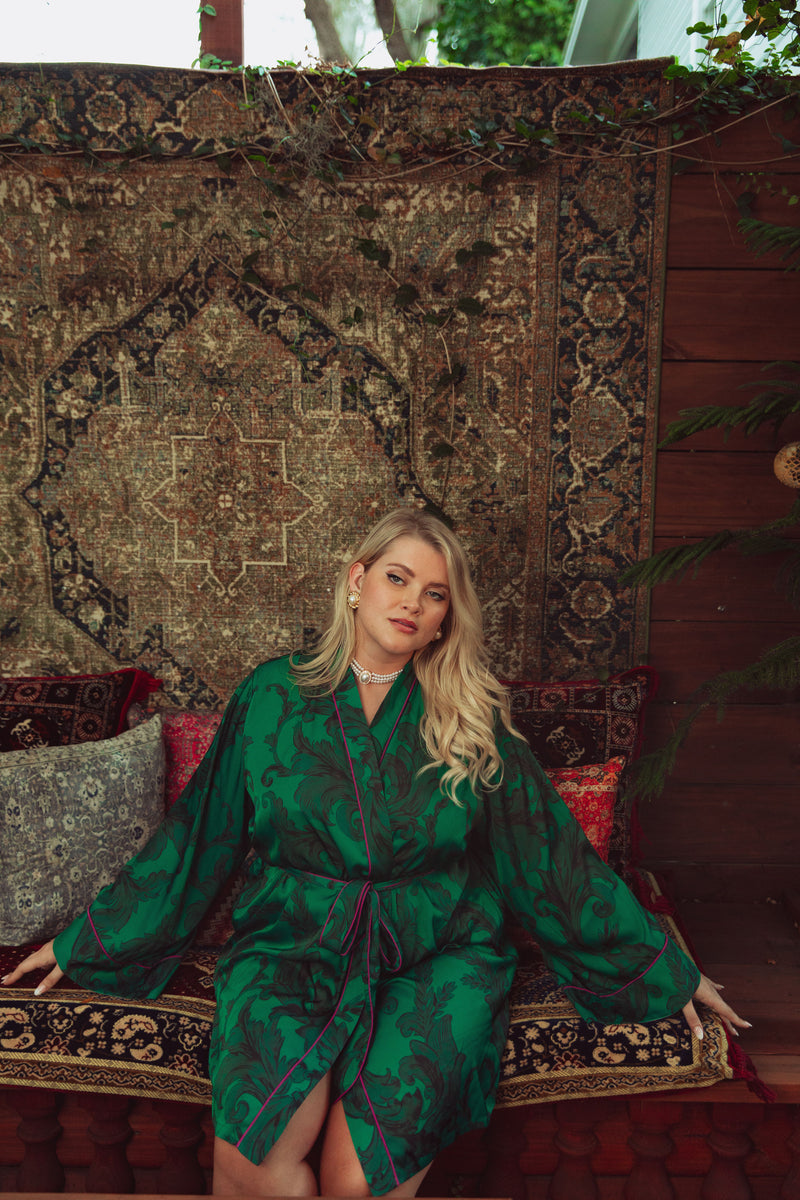 EMERALD SATIN SHORT ROBE – KILO BRAVA